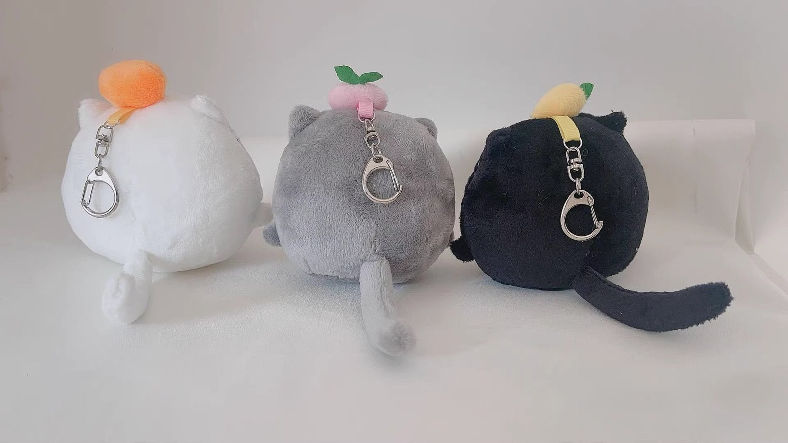 Seventeen Jun Happy Cat Plushie Keychain | IDOL LOOKBOOK