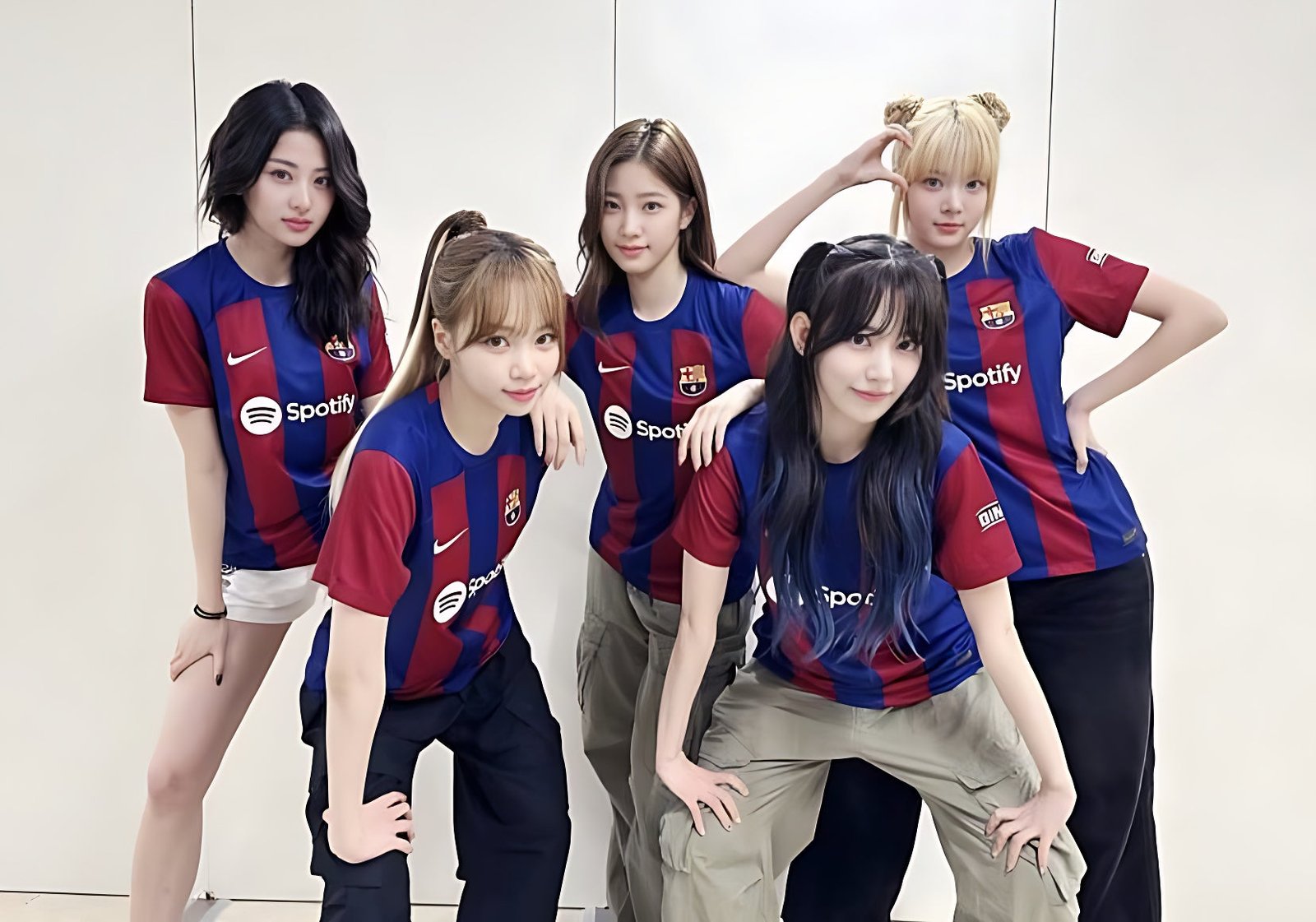 Le Sserafim Barcelona Jersey | IDOL LOOKBOOK